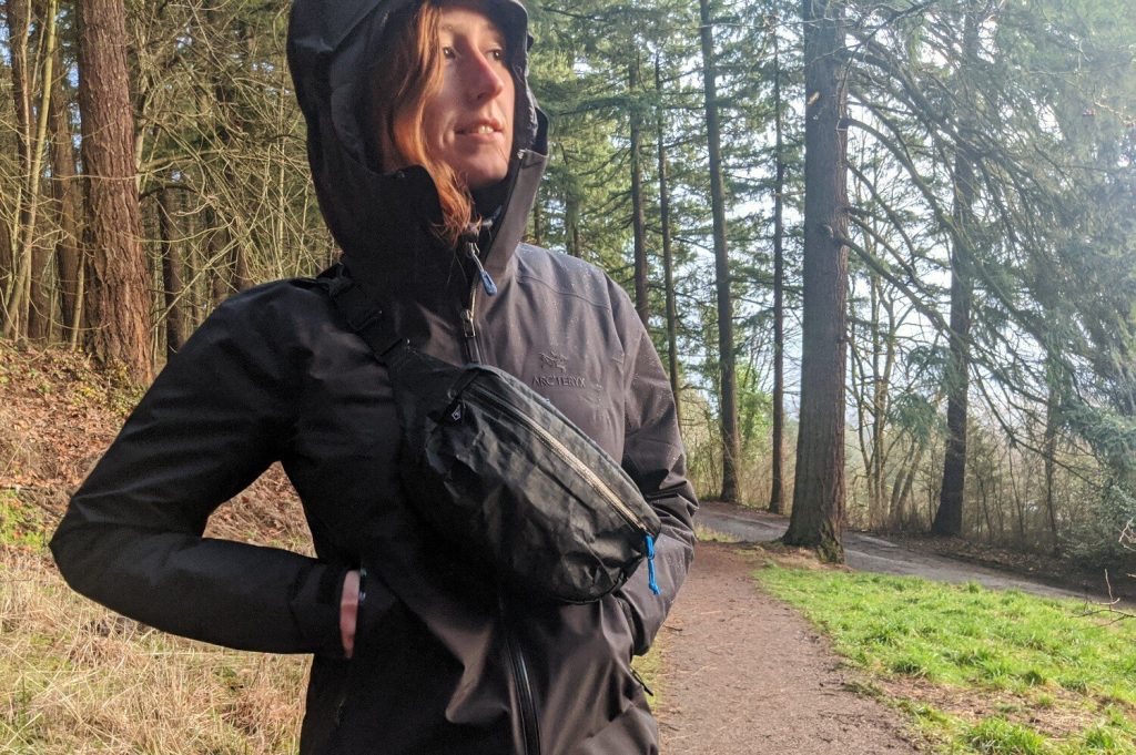 Hyperlite Mountain Gear Versa Ultralight Fanny Pack Review | CleverHiker