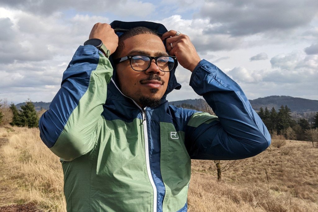 7 Best Windbreaker Jackets of 2025 for Men & Women | CleverHiker