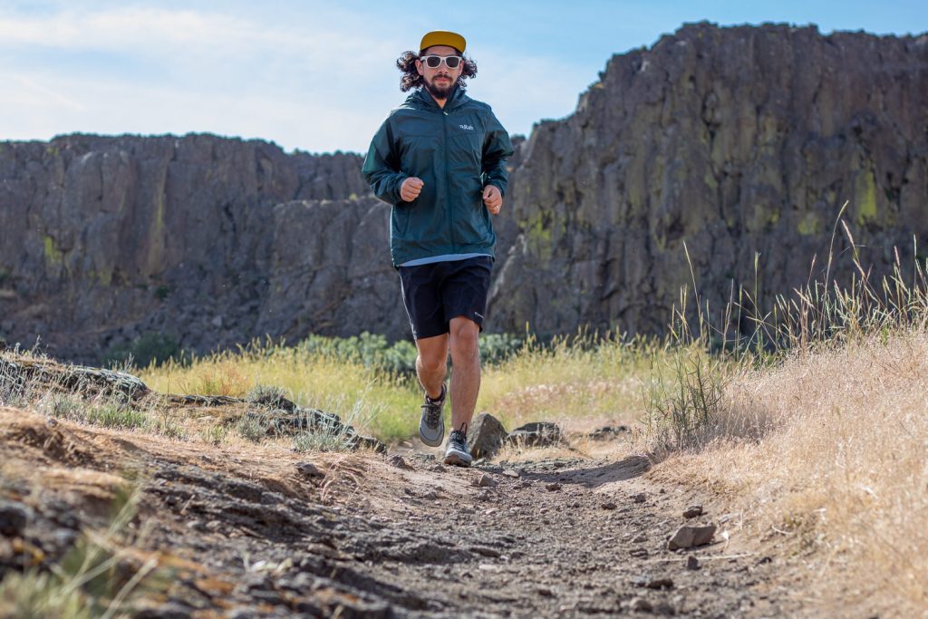 7 Best Windbreaker Jackets of 2025 for Men & Women | CleverHiker