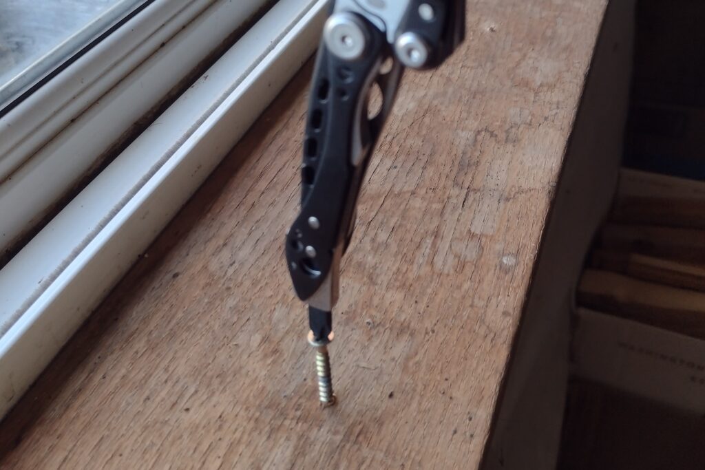 Leatherman Skeletool Multitool Review | CleverHiker