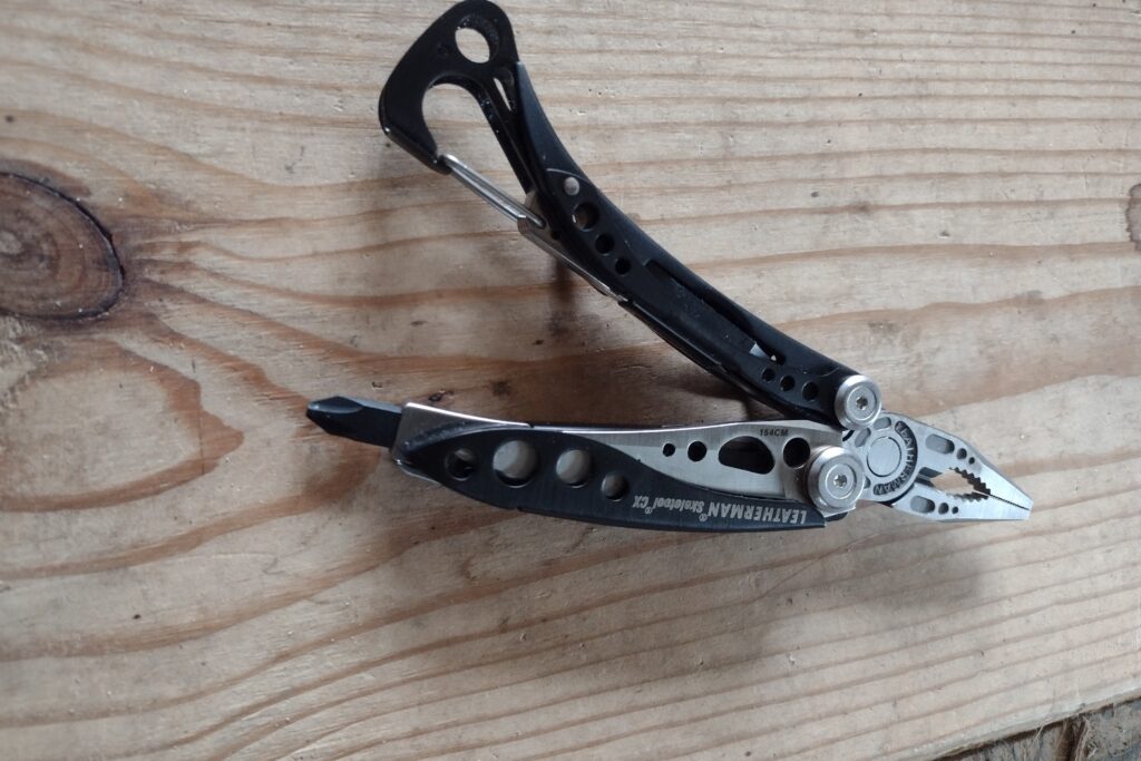 Leatherman Skeletool Multitool Review | CleverHiker