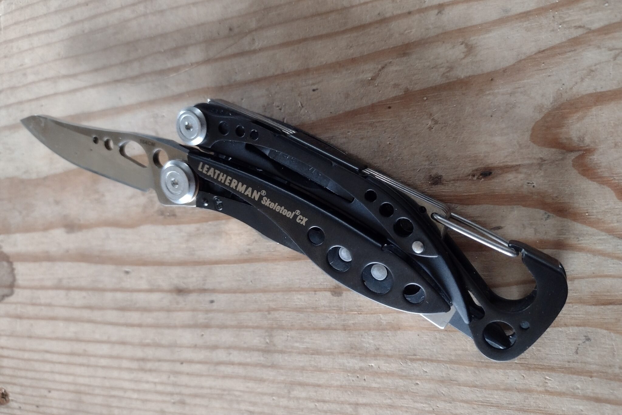 Leatherman Skeletool Multitool Review | CleverHiker